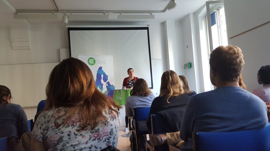 Striving for More Democracy - Das Progressive Zentrum - EN